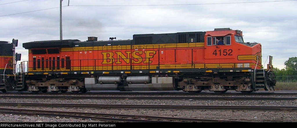 BNSF 4152